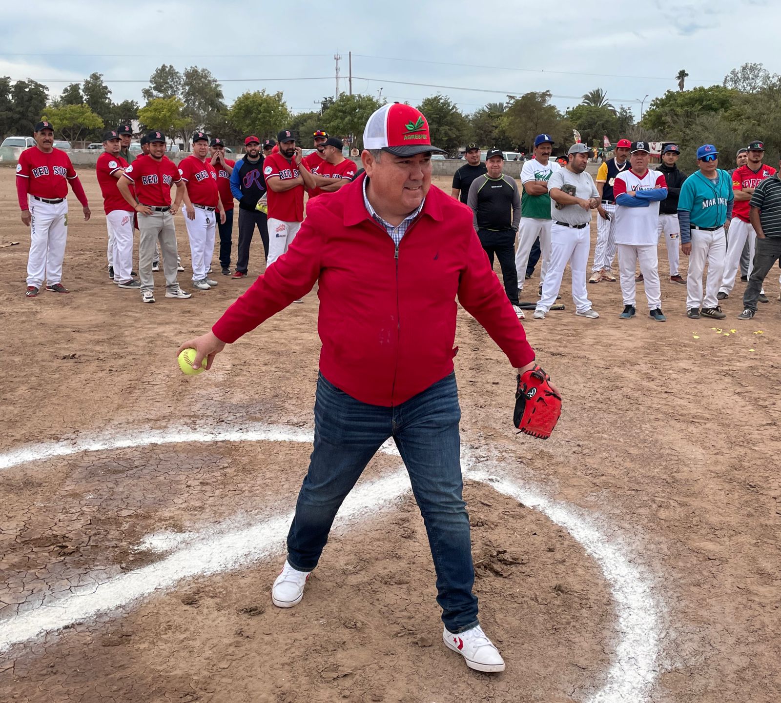 Liga de Softbol del ejido Mochis inaugura temporada con homenaje al Ing ...