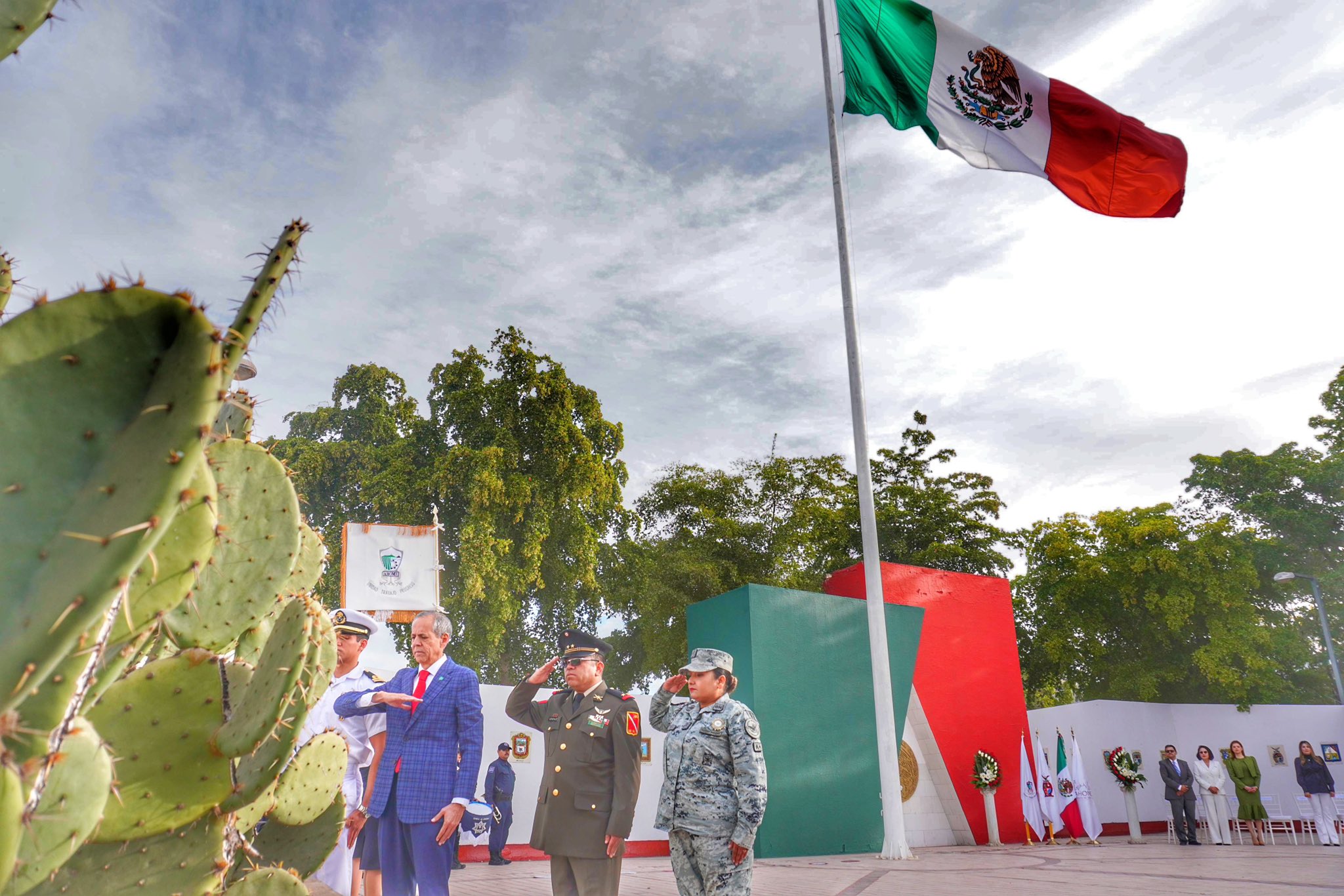 Acto cívico y vistoso desfile por el 84 aniversario del Día de la ...