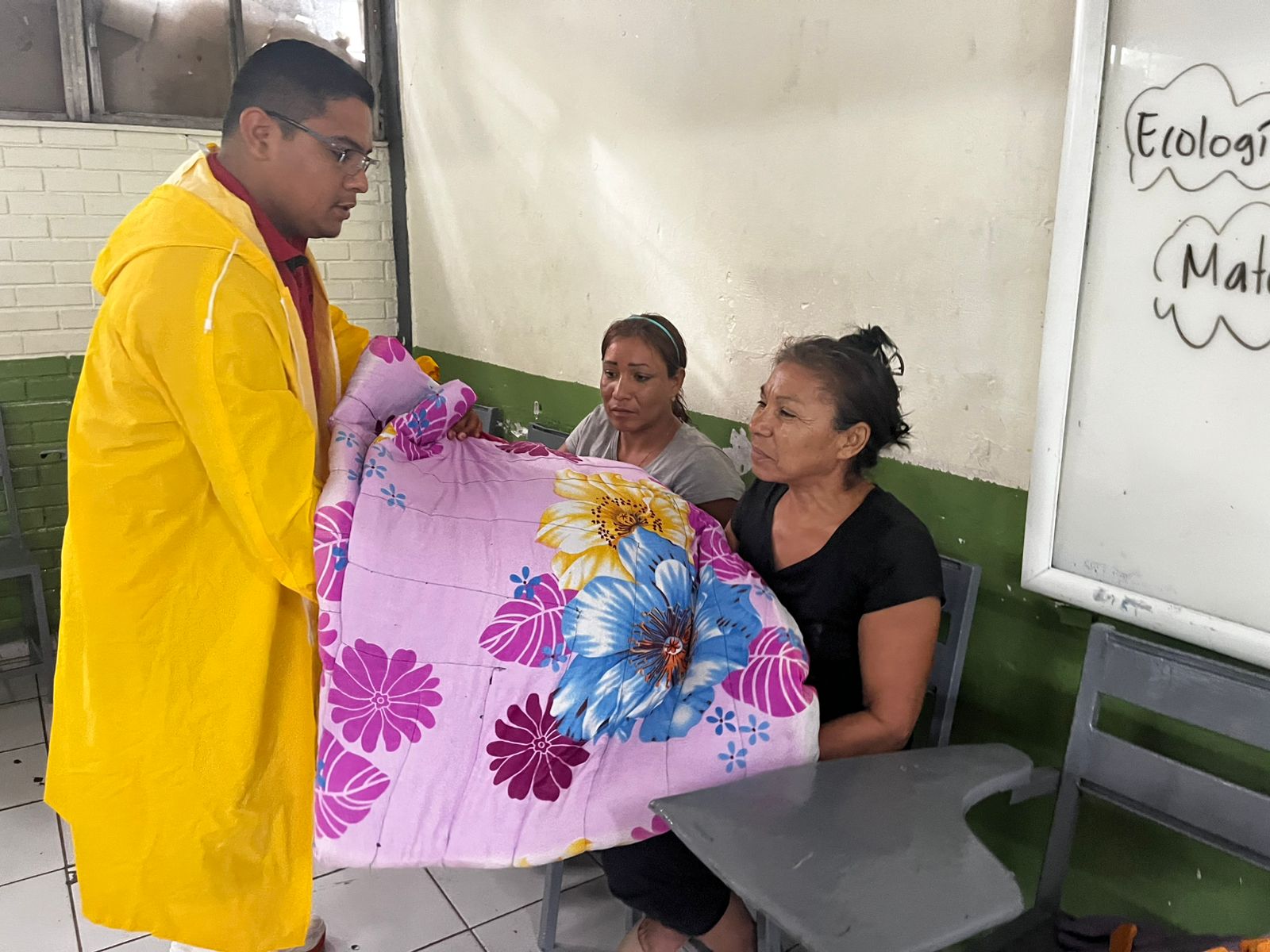 DIF Ahome atiende refugio temporal del Cobaes 02 “Profr. Braulio ...